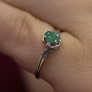 Direct-Jewelry 10k White Gold Oval Emerald And Diamond Ring (Size 4.5)