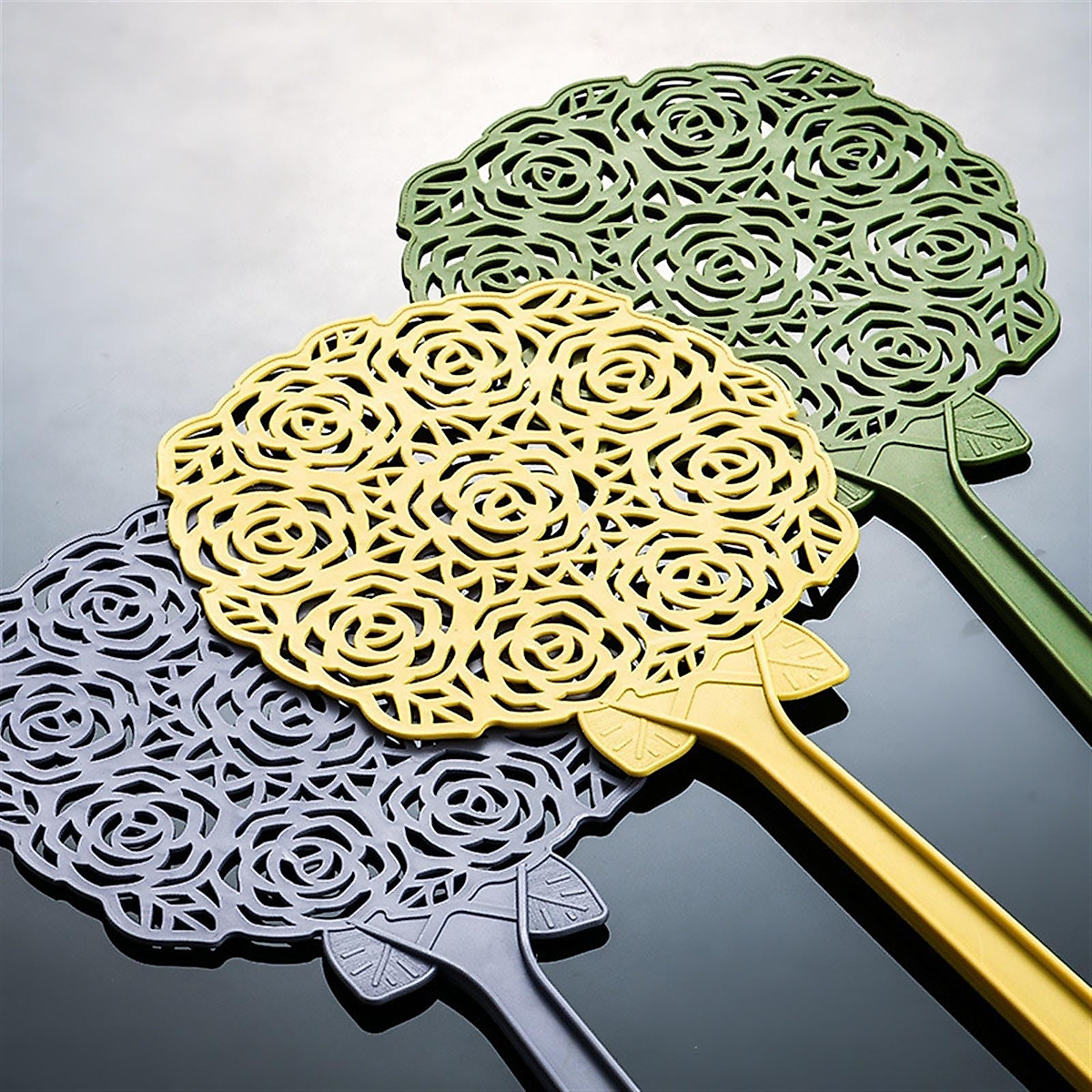 LUNCHS Fly Swatter Flower Shape 2 Pcs Exquisite Handle, can be Hung to Save Space Suitable for Neighbors and Friends(Yellow)