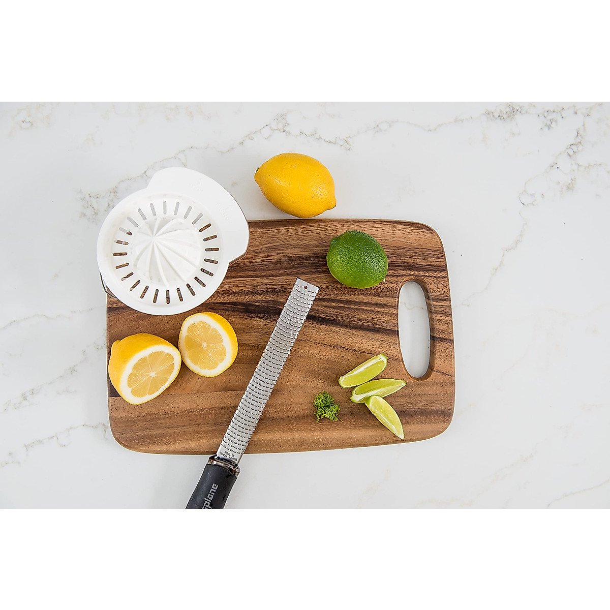 Acacia Rect. Cutting board, cut-out handle, 15X10X1”