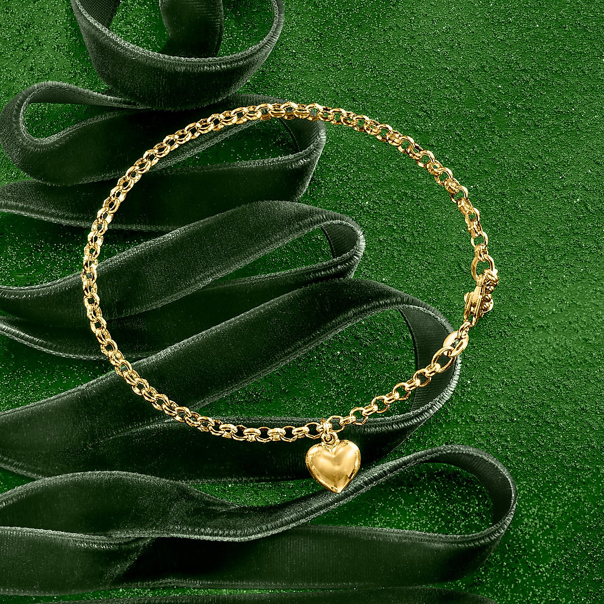 Ross-Simons Italian 18kt Yellow Gold Heart Charm Bracelet. 6.25 inches
