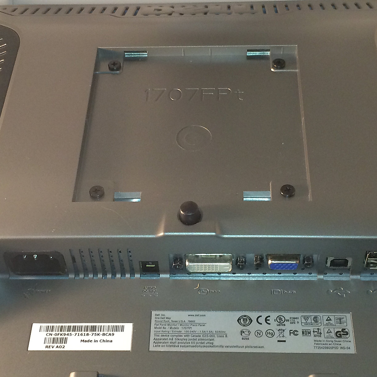 Dell 1707FP 17-Inch LCD Monitor