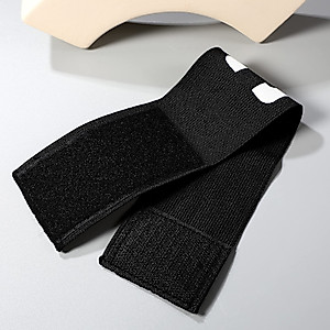 LIOOBO Soccer Captain Armband Nylon Football Bands for Adult Youth, Adjustable Soccer Rugby Basketball Player Bands, Black (13 x 7 x 0.8cm)