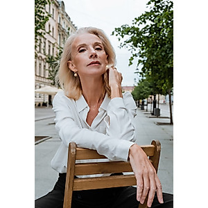 Boho Pearls Drop Gold Hoop Lever Back Earrings for Women 18k Gold Plated Handpicked White Simulated Pearl Earrings for Wedding Jewelry Gift