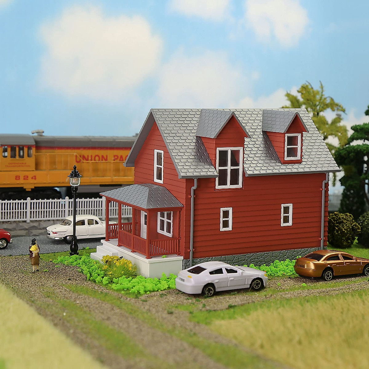 HO Scale Model Building 1:87 Residential Modern House Assembled Architectural for Model Train Layout Diorama JZHO01 (White)