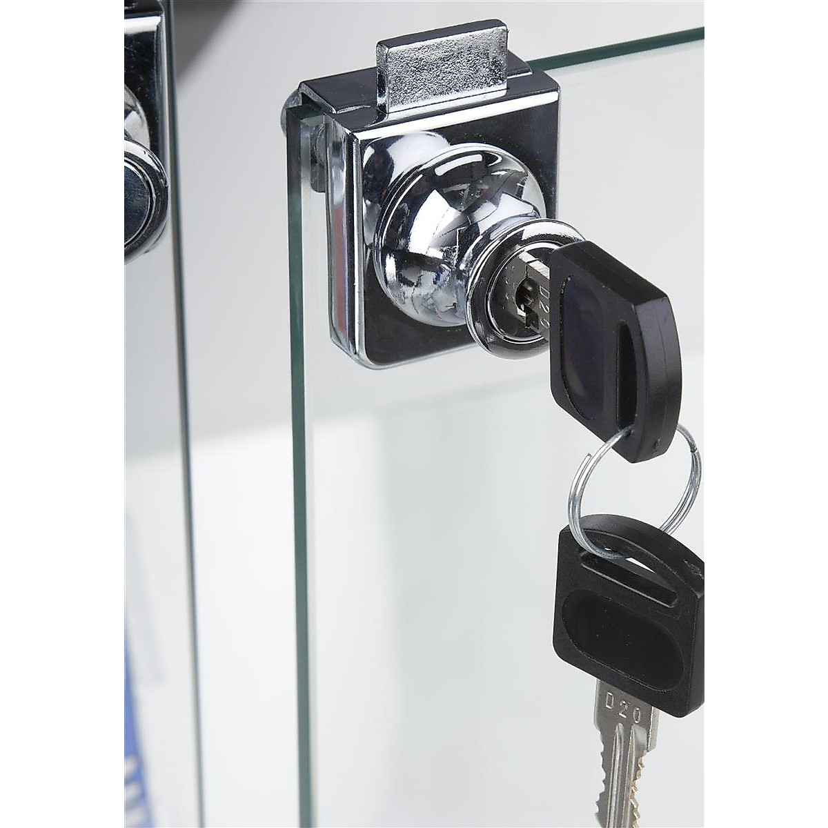 Displays2go Retail Display Cabinets with Glass Shelving, LED Light, MDF Laminate & Aluminum – Silver (LESC10478S)