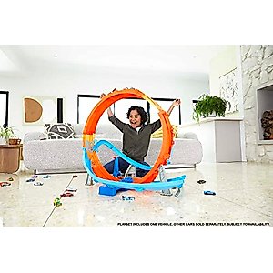 Hot Wheels Toy Car Track Set Massive Loop Mayhem, 28-in Tall Loop, Powered by Motorized Booster, 1:64 Scale Car