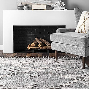 nuLOOM Roxy Textured Diamond Tassel Area Rug, 6' 7" x 9', Grey