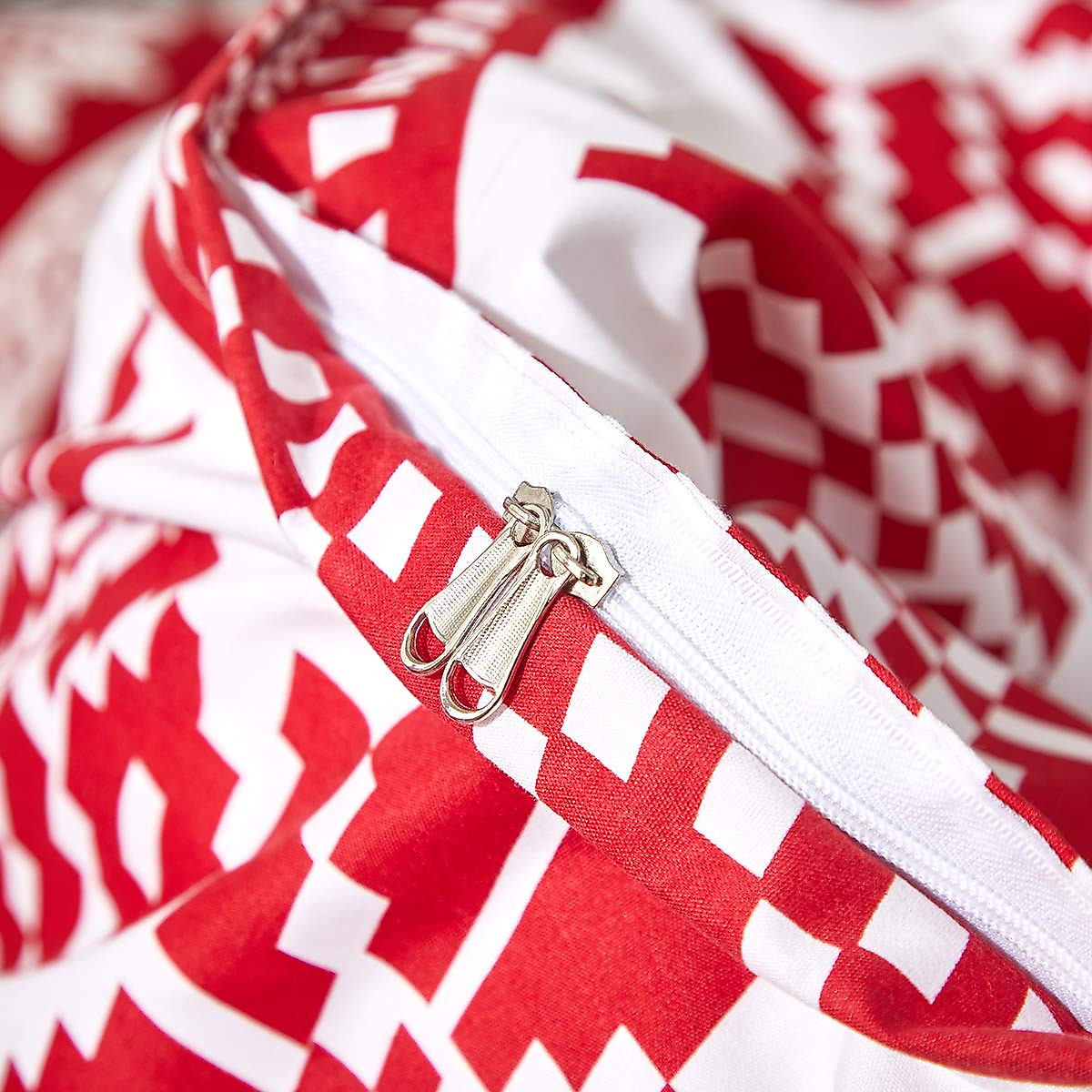 Christmas Duvet Cover Set Queen Size, Red and White Snowflake Xmas Holiday Pattern Design, Soft Microfiber Duvet Cover with Zipper Closure, Includes 1 Duvet Cover and 2 Pillow Shams