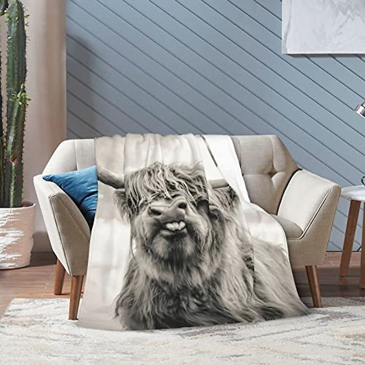Billichase Highland Cow Blanket Portrait of Cow Pattern Flannel Fleece Throw Blanket Scotland Scottish Horns Bull Cattle Blankets for All Seasons for Couch Bed Sofa 50 X 40 Inches