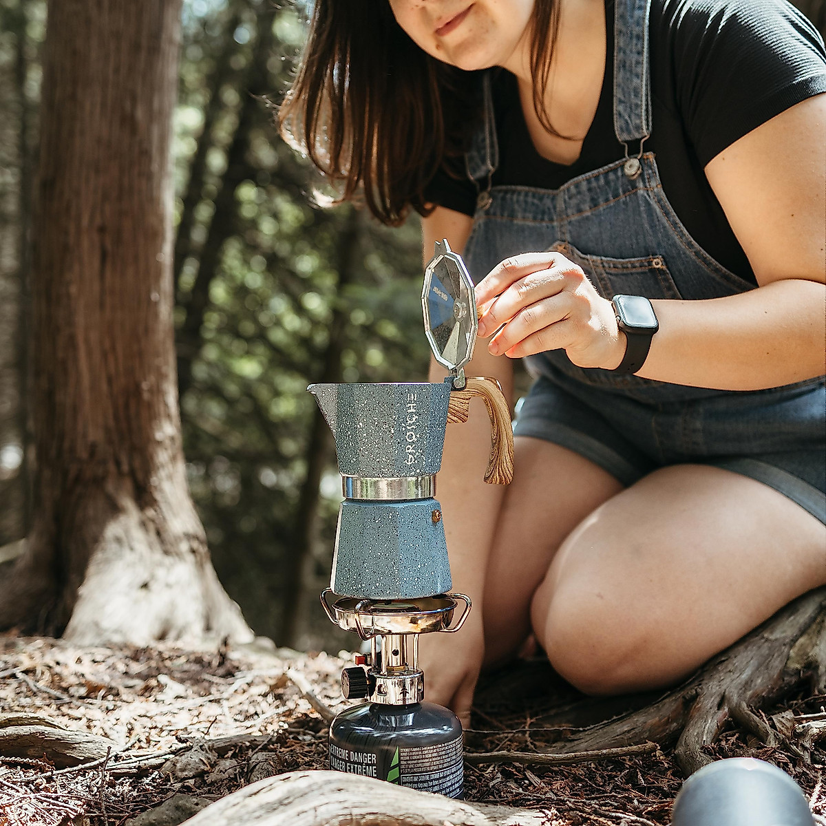 GROSCHE Milano Moka pot, Stovetop Espresso maker, Greca Coffee Maker, Stovetop coffee maker and espresso maker percolator (Indigo, 6 cup)