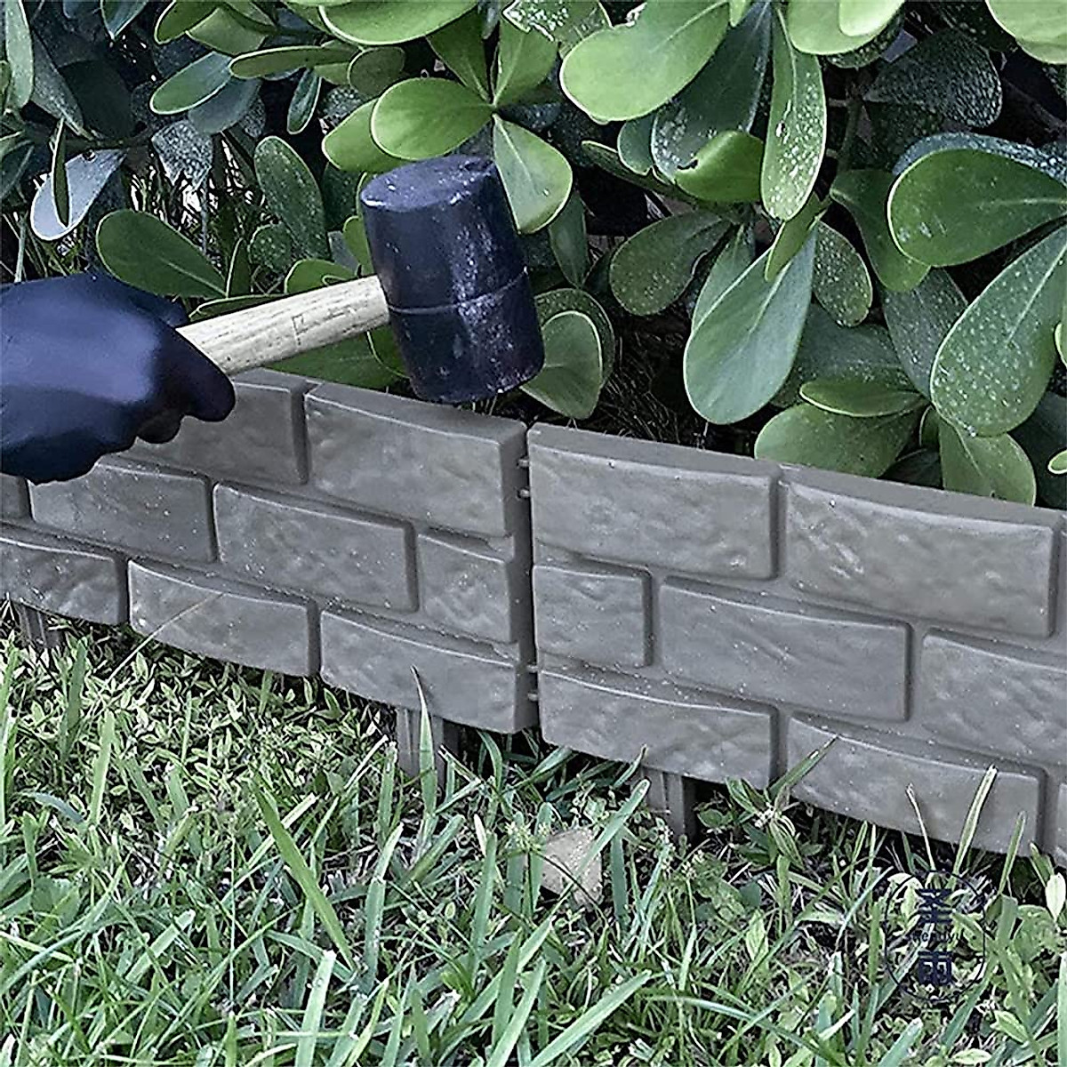 4 Pcs Garden Border Edgings Grey Stone Brick Effect Lawn Edging Plastic Plant Fence for Flower Bed Grass Bordering Garden Decorations Outdoor Wall Art