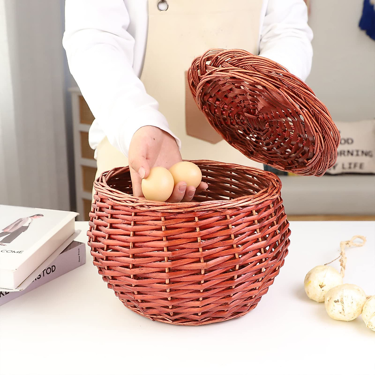 Wicker Storage Basket, Food Storage Container with Lid for Egg Kitchen Potatoes Fruit Vegetables (Brown)