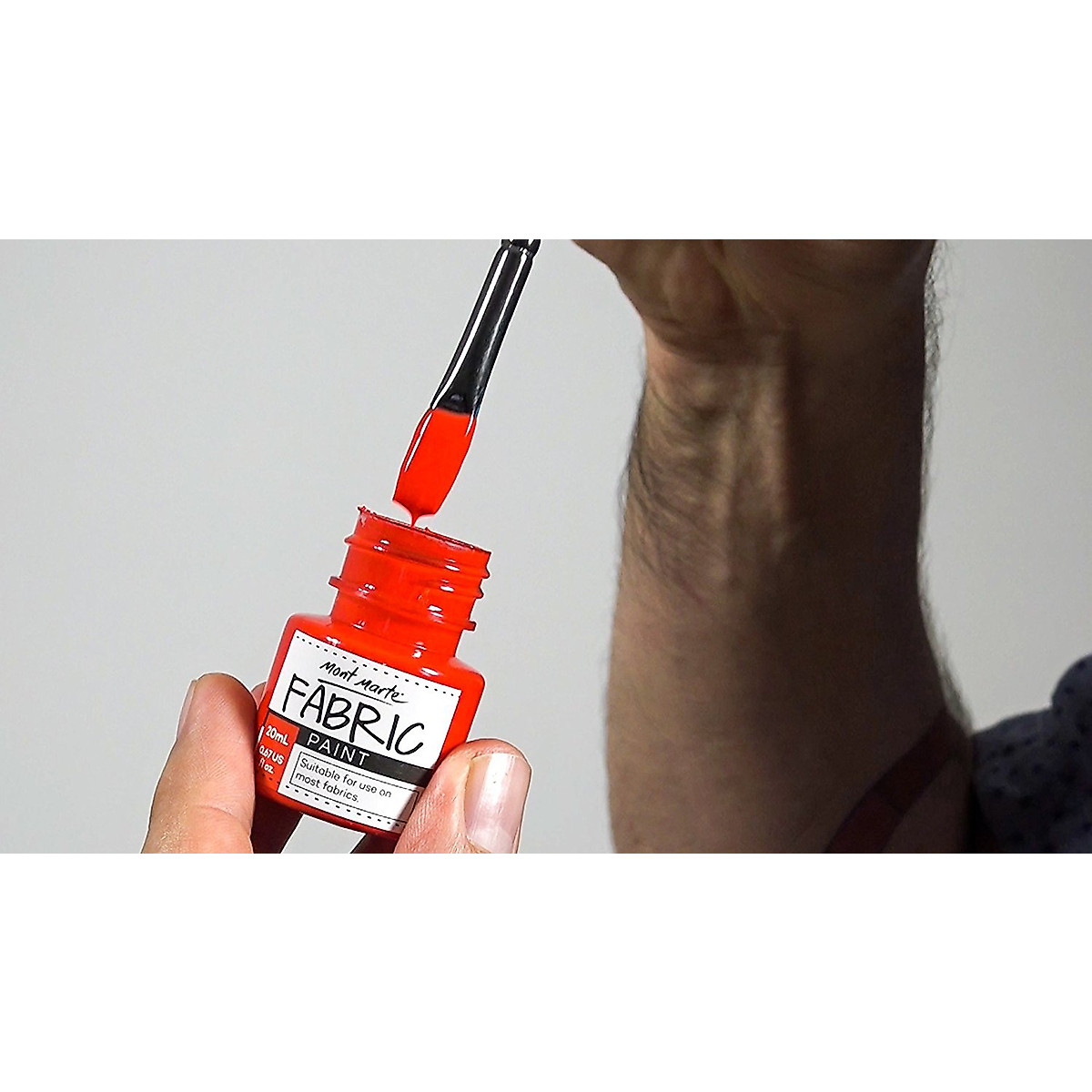 Mont Marte Permanent Fabric Paint Set 8 x 20ml Vivid Colours for Textile, Fabric, T-Shirt, Canvas, Wood, Ceramic, Glass