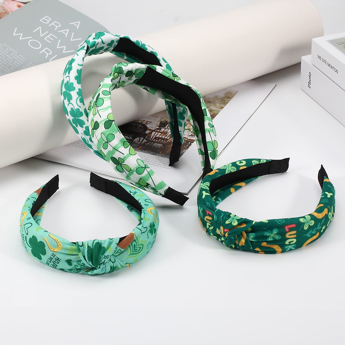 Budsmile 4PCS St. Patrick’s Day Headbands for Women Girls Party Gift Non-Slip Green Shamrock Leaves Knotted Wide Hairbands Yoga Hair Band Hair Hoops