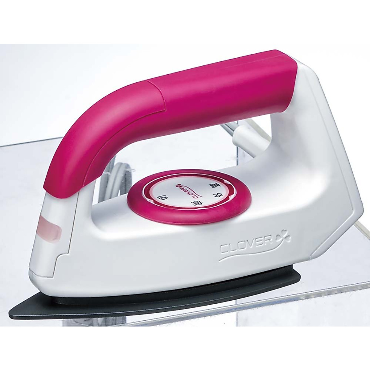 Clover patchwork iron 57-904