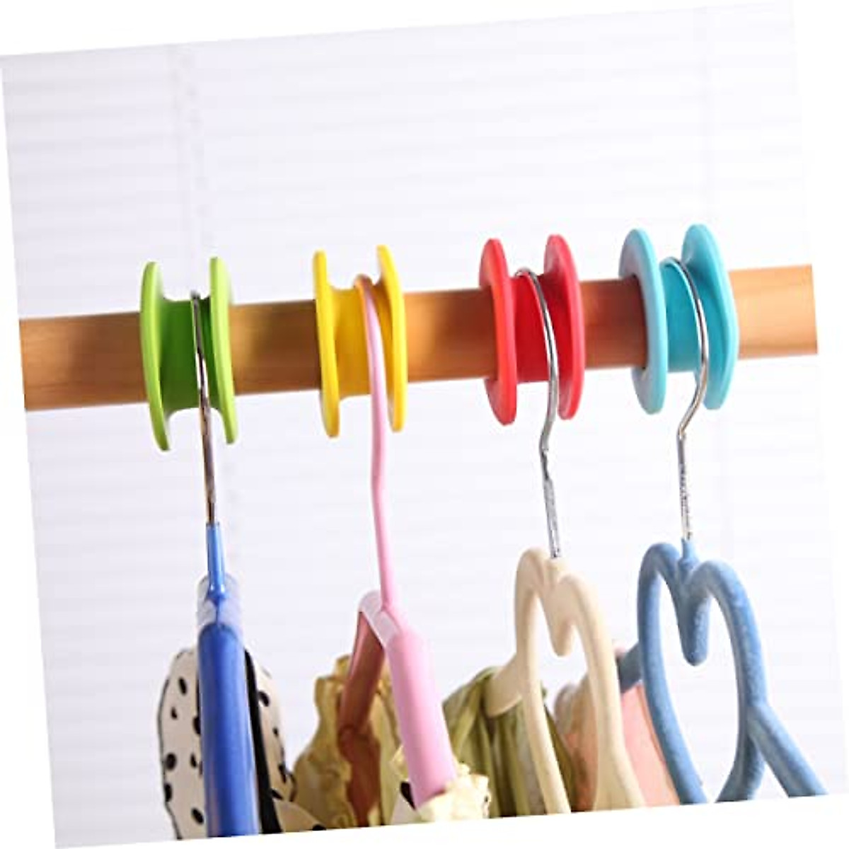 Zerodeko Round Hanger Anti-Slip Ring Nonslip Hangers Wind-Proof Rack Buckle Anti Slip Buckles Household Fixed Button Hanger Buckle Coat Hanger Fixing Buckle Creative Wind-Proof Buckle 12pcs