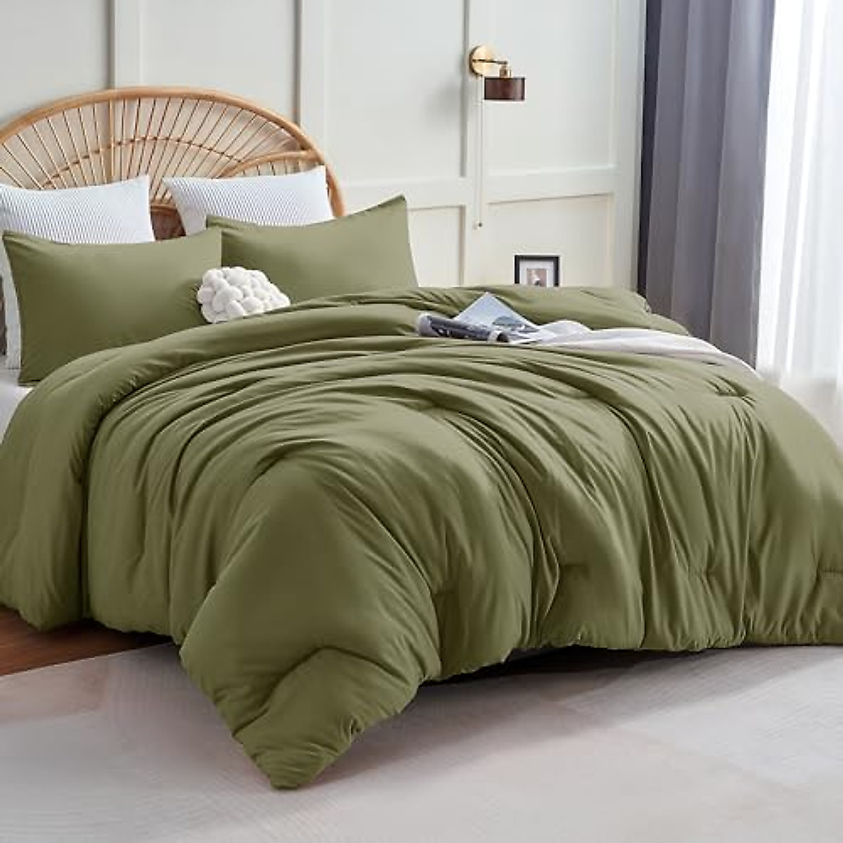 CozyLux Olive Green Comforter Set King Size, 3 Pieces Solid Breathable Quilted Style Bedding Sets, Luxury Fluffy Soft Microfiber Comforter for All Season(1 Comforter & 2 Pillowcases)