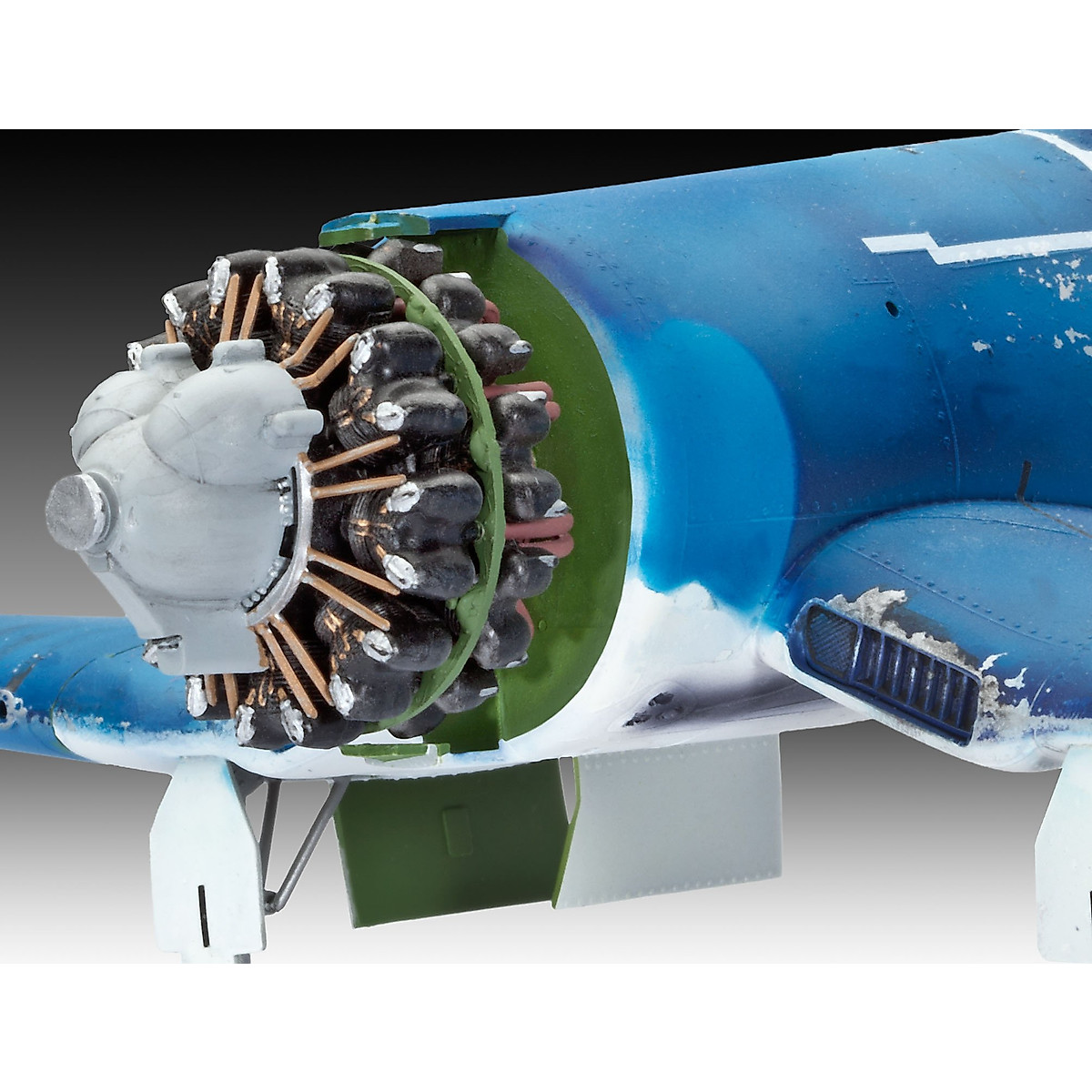 Revell Germany 04781 Vought F4U-1A Corsair Plastic Model Kit (1/32 Scale)