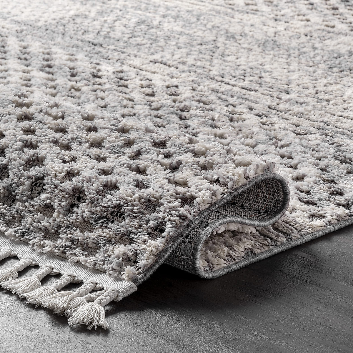 nuLOOM Lira Textured Geometric Tassel Area Rug, 4x6, Grey