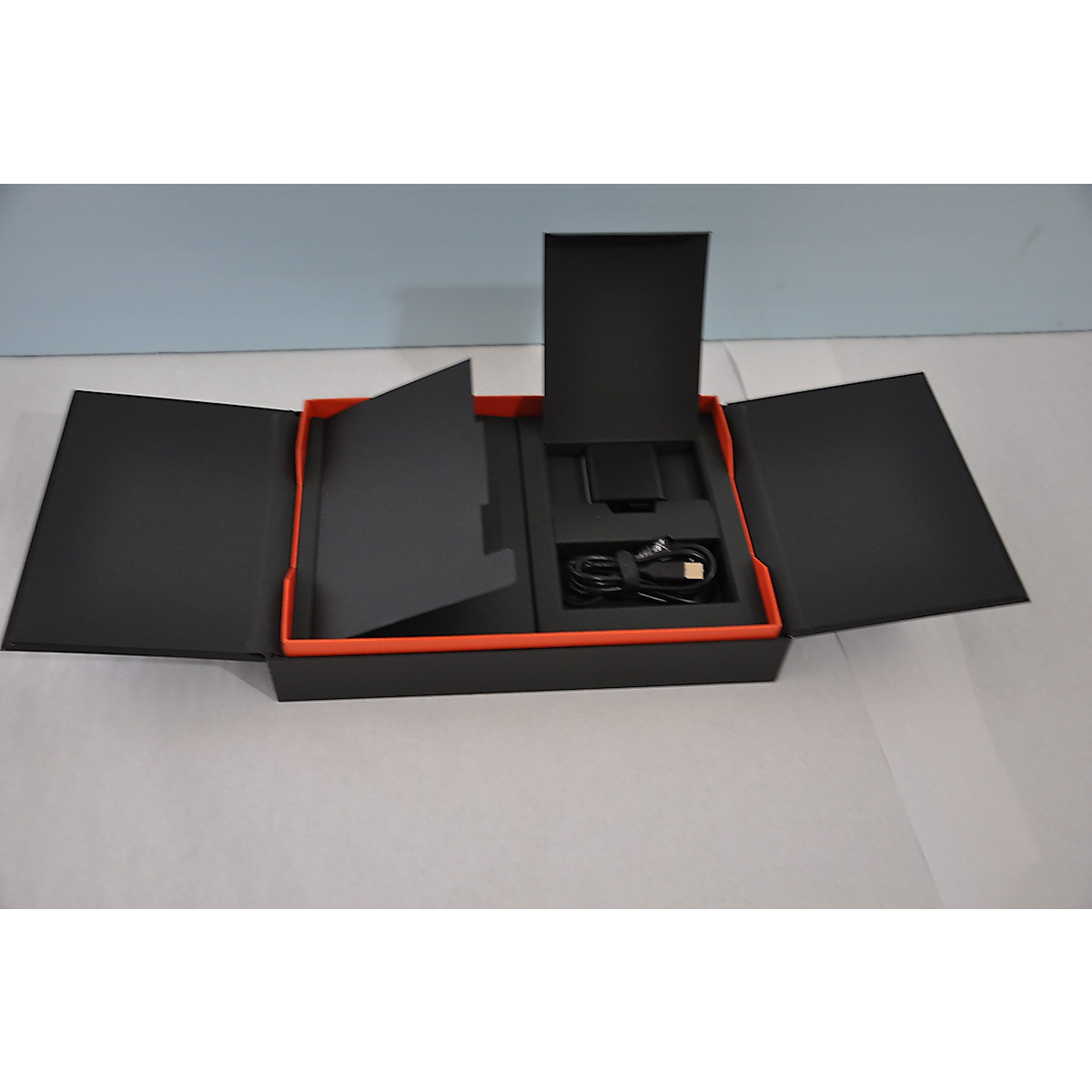 Lenovo Yoga 3 Pro 80HE000LUS 13.3-Inch 8GB Soldered Convertible Ultrabook Tablet Touchscreen, Intel HD 5300 Graphics, Windows 8.1 Professional, Light Silver