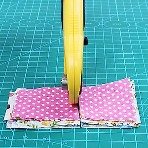 AUTOTOOLHOME 45mm Rotary Cutter Set with 9 Pack Replacement Rotary Blades Skip Rotary Blades Pinking Rotary Blades for Sewing Fabric Leather Quilting Cutter Paper Perforating Tool