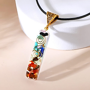 Paffartt 8Pcs Crystal Necklace for Women Men Healing Energy Crystal Pendant Gemstones Necklace Red Agate Amethyst Carnelian Crystal Necklaces Natural Quartz Jewelry