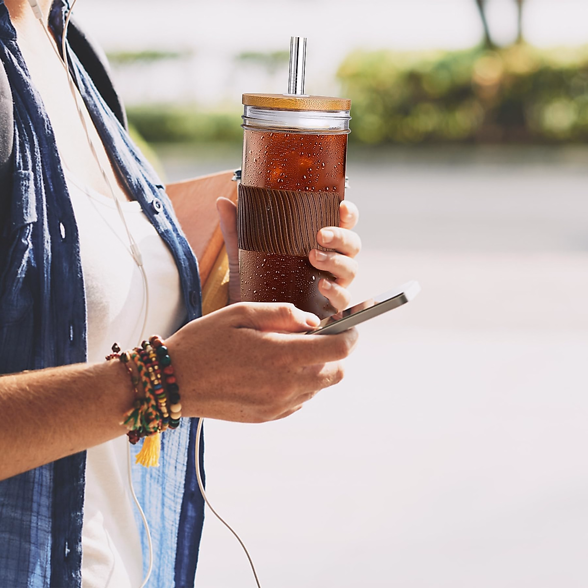BamLue 2 Pack 24OZ Glass Cups with Lids and Metal Straws Iced Coffee Cups with Bamboo Lids, Cute Boba Cup with Non-slip Sleeve, Clear Drinking Glasses for Bubble Tea, Smoothies, Juices, Sauces
