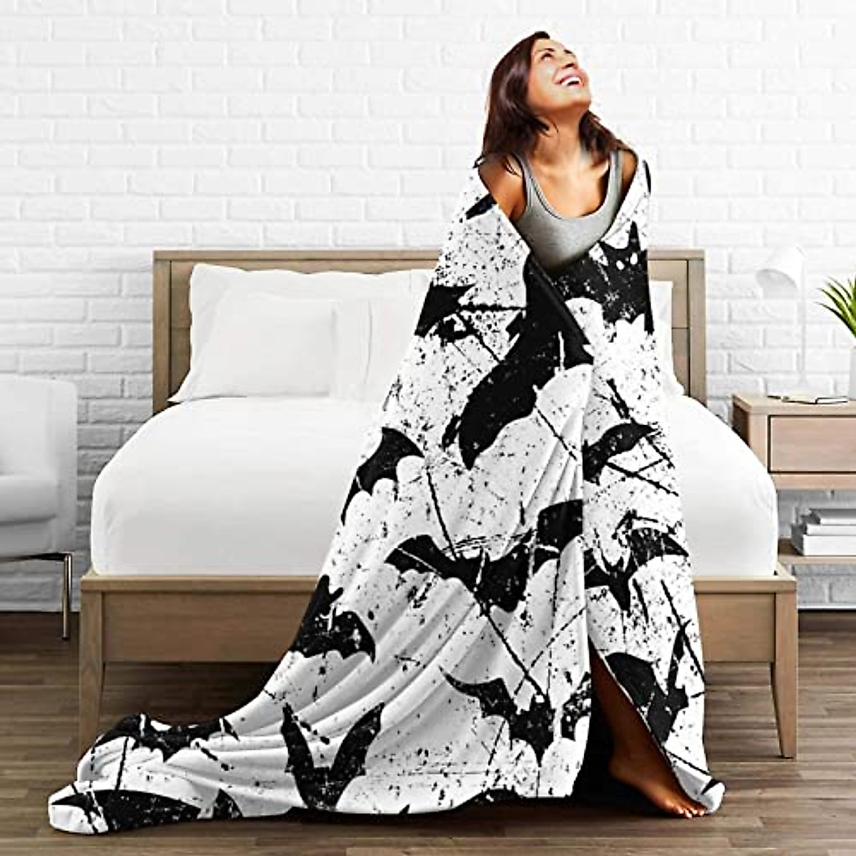 Halloween Bat Throw Blanket Super Soft Warm Bed Blankets for Couch Bedroom Sofa Office Car, All Season Cozy Flannel Plush Blanket for Girls Boys Adults, 60"X50"