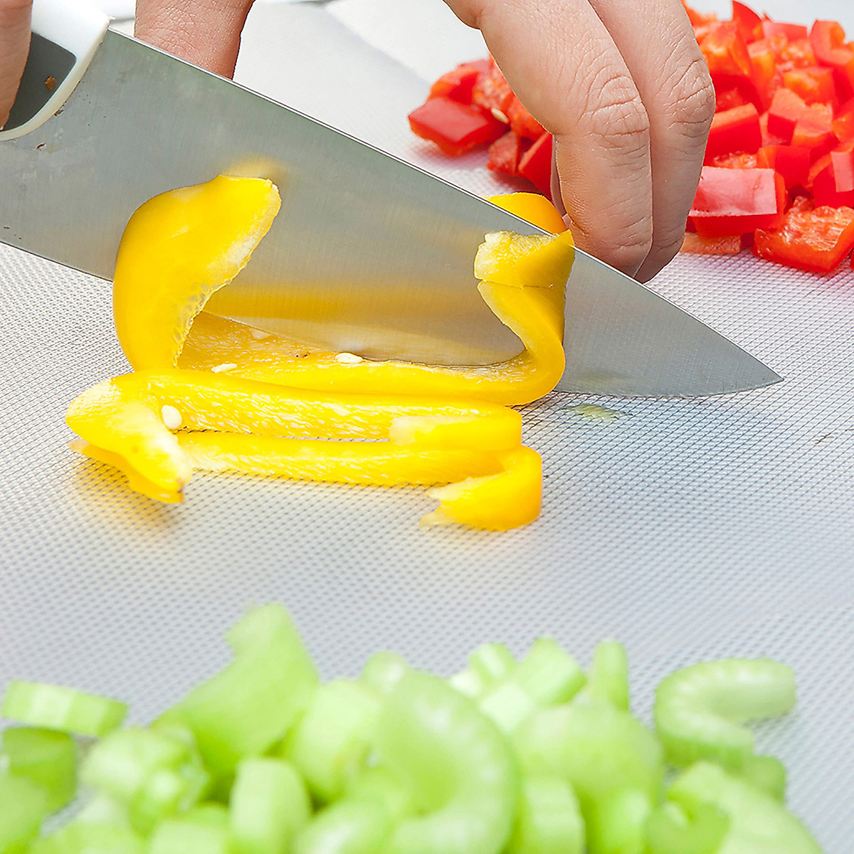 Mind Reader E-Z Board Disposable Plastic Cutting Board, 20 Square Feet, Easy Clean-Up and Convenient Use, Ideal for Camping, Hunting, Boating, and For People With Food Allergies, Clear