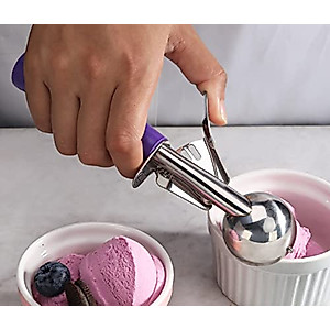 New Star Foodservice 34905 Commercial-Grade Thumb Press Food Disher/Ice Cream Scoop, 18/8 Stainless Steel, 0.875 oz, Size 40, Purple