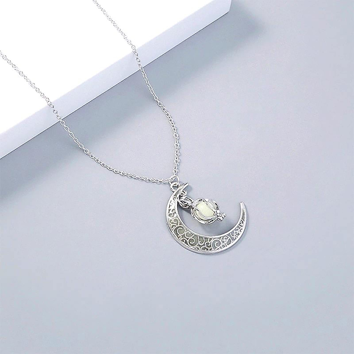 Pendant Necklaces for Women, Hollow Rotating Bead Luminous Moon Pendants, Luminous Enchanted Moonstone Necklace, Birthday Anniversary Jewelry Gift, One Size