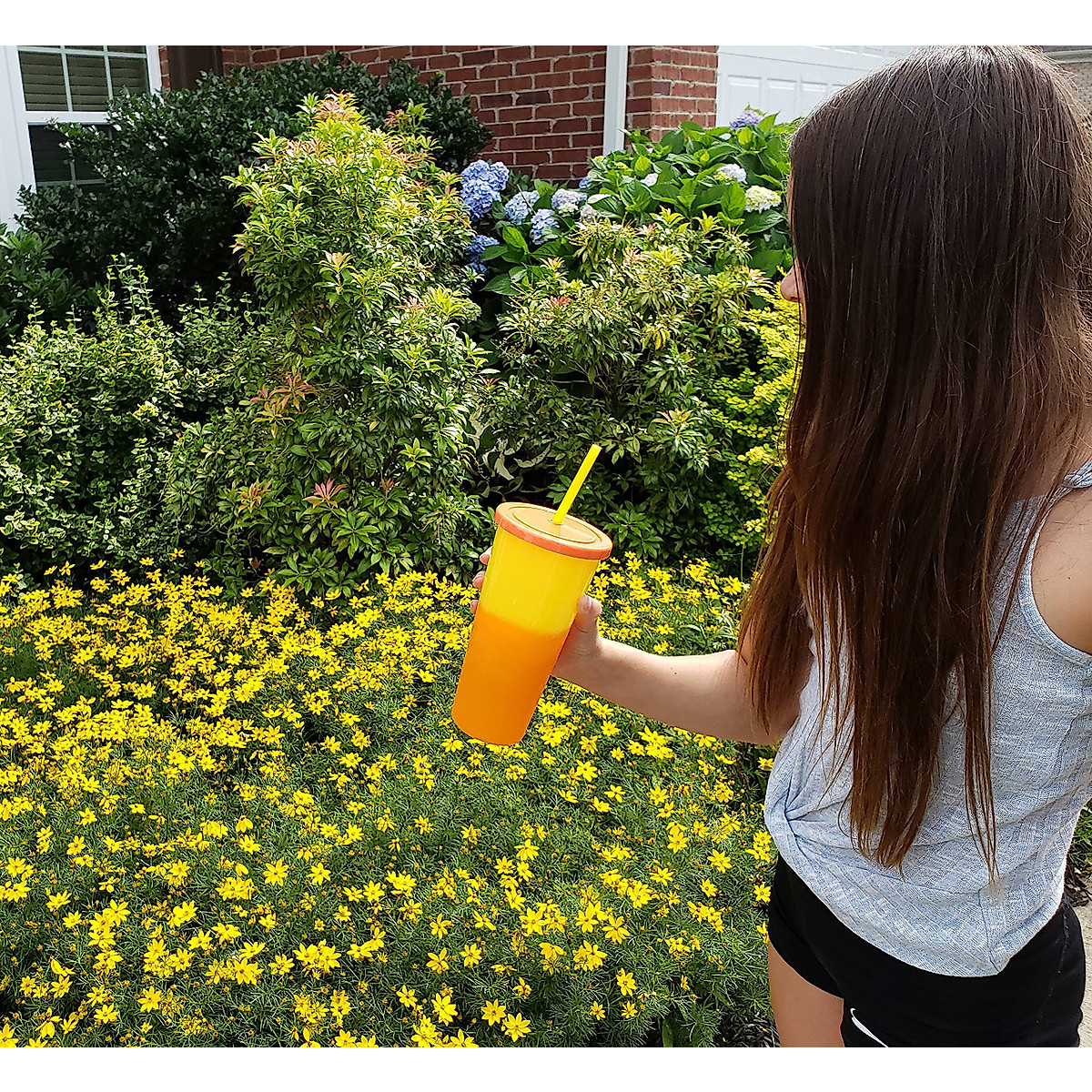 Essential Drinkware 24oz Instant Color Changing Cups Set of 4 Reusable Plastic Tumblers with Screw on Lids and Color Straws