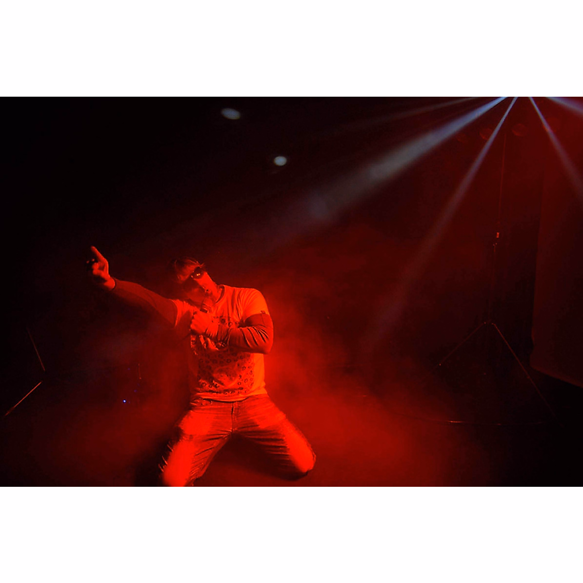 CHAUVET DJ Hurricane 1600 Compact High-Output Fog Machine w/Timer Remote & Automatic Shut-Off, BLACK