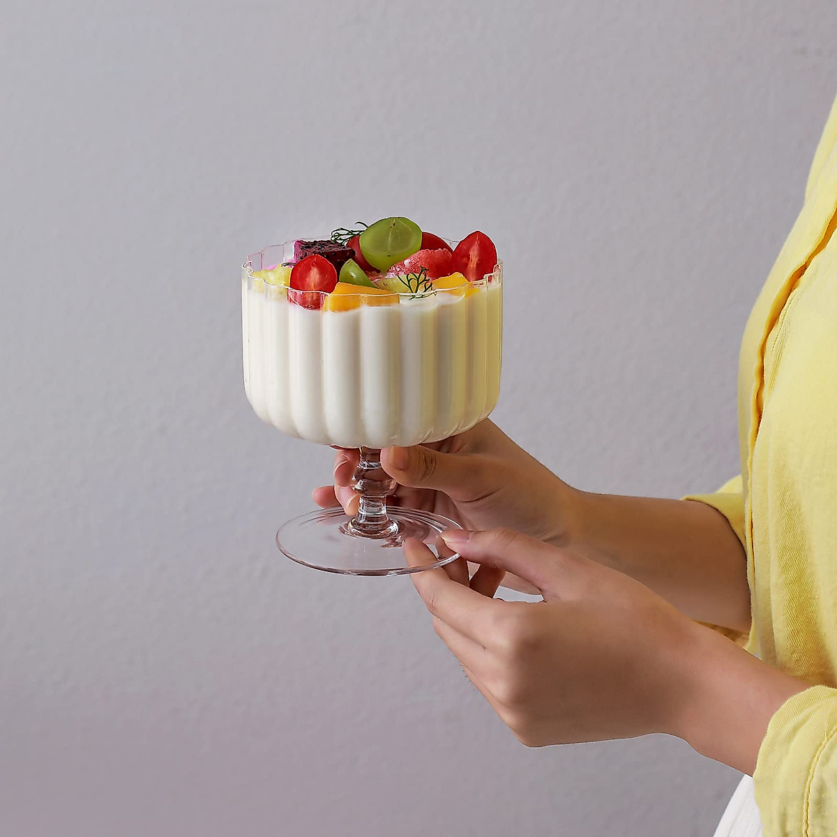 G Ribbed Dessert Bowl 18 oz set of 4 Ice Cream Bowls Large Serving Sundae Fruit Salad Pudding Snack Smoothie Trifle Cereal Nuts Yogurt