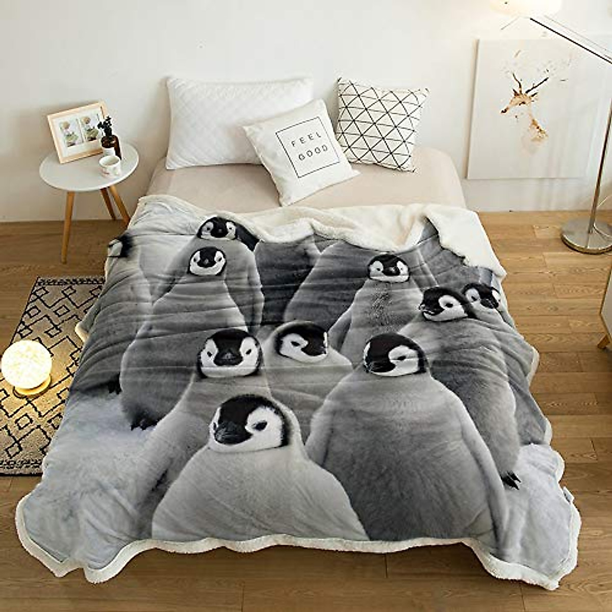 LUSWEET Sherpa Fleece Blanket,Penguins Family Cute Animals Bed Blanket Soft Cozy Luxury Blanket 40"x50",Fuzzy Thick Reversible Warm Fluffy Plush Microfiber Throw Blanket for Couch Bed Sofa