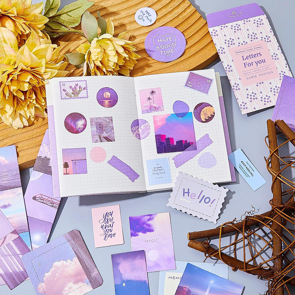 Crtiin 1388 Pcs Scrapbooking Supplies Kit, Christmas Aesthetic Scrapbook Kit Journaling Supplies for A6 Grid Notebook, Stationery, Aesthetic Scrapbook Paper DIY Art Craft Gift for Women