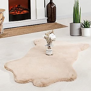 HYSEAS Faux Fur Sheepskin Throw Rug, 2x3 Feet Faux Fur Area Rug Luxurious Ultra Soft Faux Rabbit Fur Rug Fluffy Plush Shaggy Carpet for Floor, Sofa, Home Decoration, Khaki