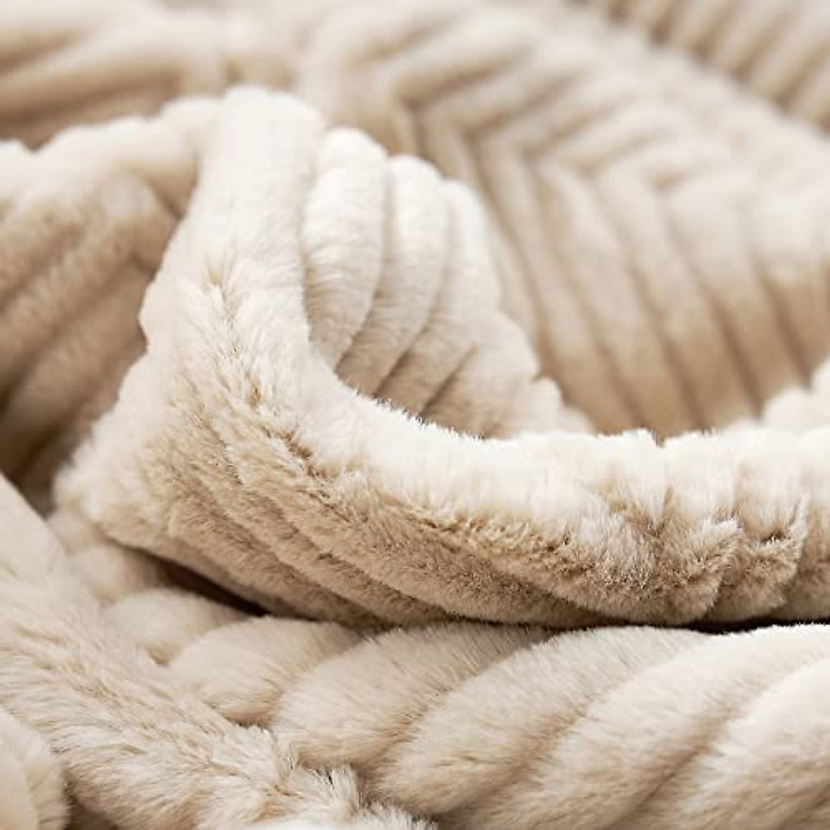 Cozy Bliss Super Soft Fuzzy Herringbone Faux Fur Throw Blanket for Couch 60"x80", Chevron Faux Fur Blanket Throw Blanket, Luxury Plush Decorative Throw Blanket for Sofa Bed (60" x 80", Beige)