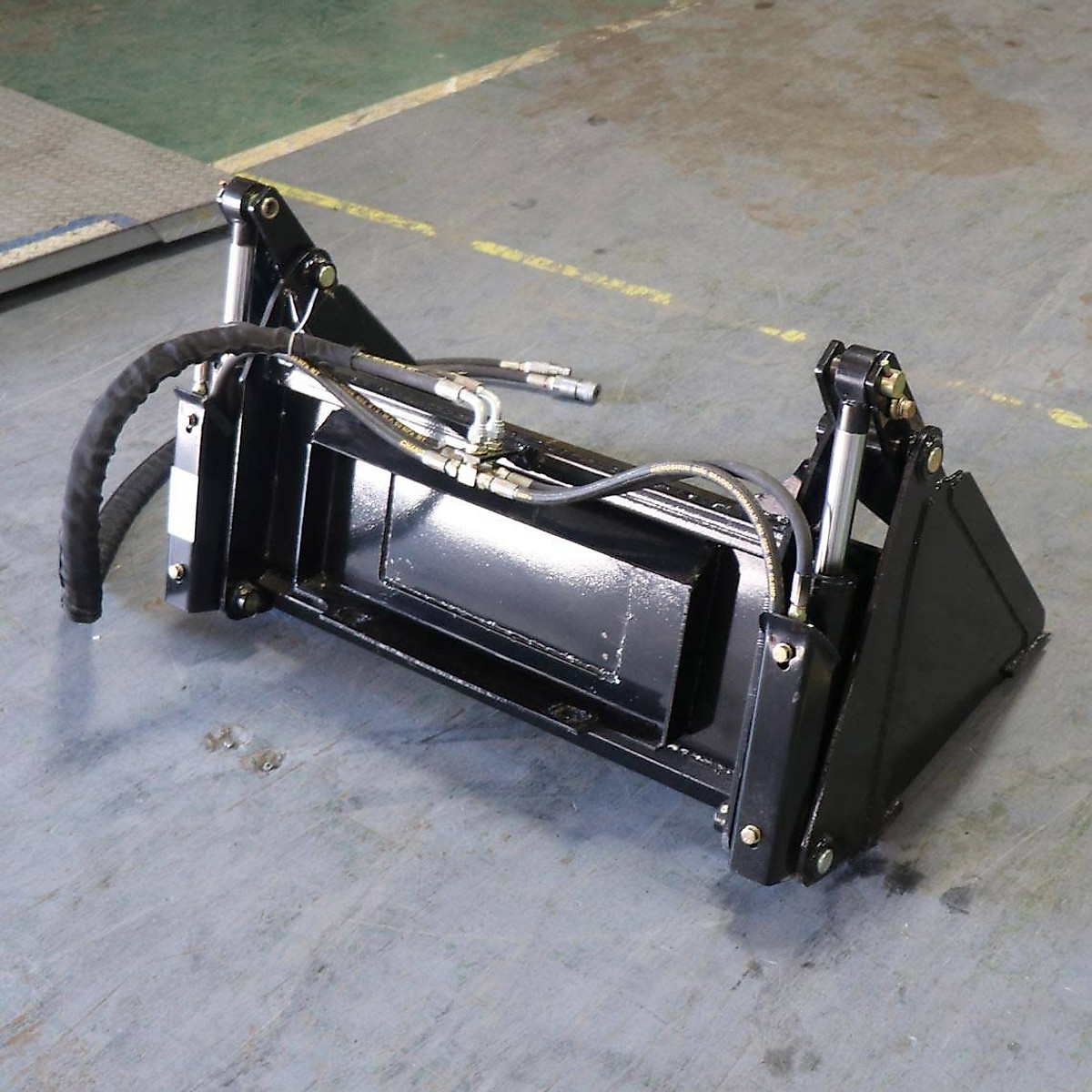 Titan Attachments 4-in-1 Combo Mini Skid Steer Bucket 42" V2 Cutting Edge