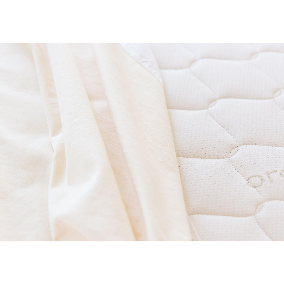 Naturepedic Organic Waterproof Mattress Protector Pad - Washable & Reusable Fitted Stretch Knit Mattress Cover - Highly Absorbent Bed Incontinence Pads - Breathable Fitted Cover for King 9"-16"