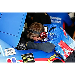 Mechanix Wear: Kevlar Heat Sleeves, Protective Arm Sleeves with Heat and Cut Resistance, Machine Washable, Sleeves for Welding or Automotive Work (One Size Fits All )