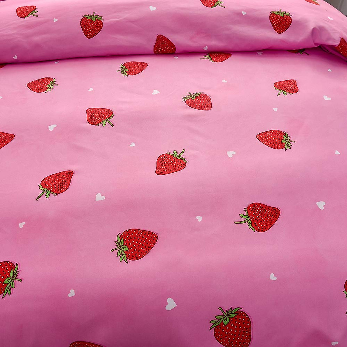 Lightweight Hotel Luxury Duvet Cover 3 Piece Set-Kids Kawaii Cute Fruit Strawberry Ultra Soft Premium Microfiber Breathable Comforter Cover with Zipper Closure, Corner Ties Full/Queen (90x90 inches) …