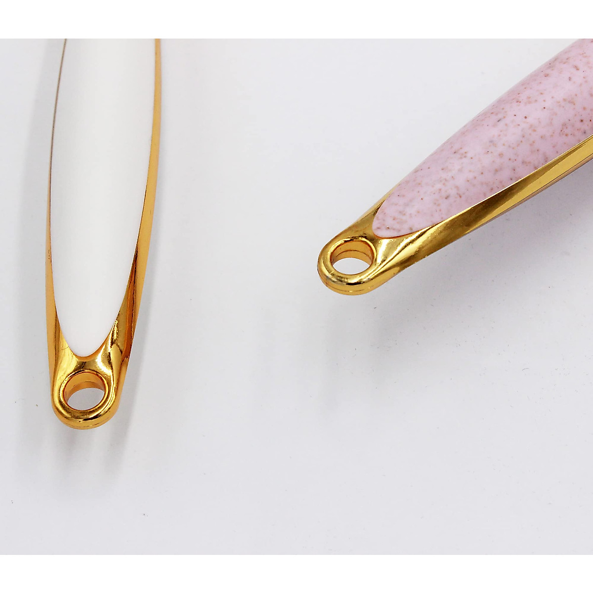 Eaoundm Round Hand Held Mirror for Makeup Hand Mirror (6.9W X 13 L inchs, White)