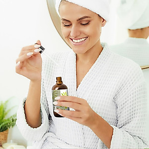 Teak Naturals Cold Pressed Organic Jojoba Oil Natural Unrefined Pure Jojoba Oil Moisturizer for Skin Hair and Nails - 4 Ounces