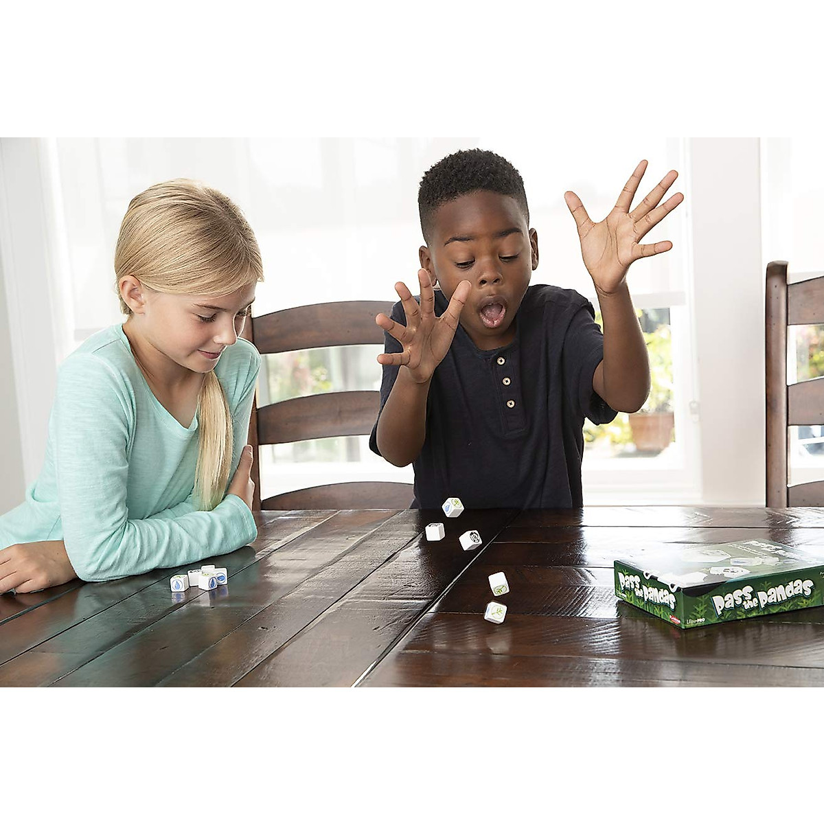 Ultra Pro Playroom Entertainment Pass the Pandas Deluxe