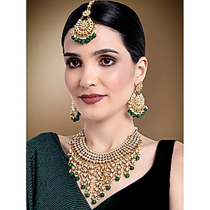 Aheli Elegant Indian Wedding Wear Faux Kundan Studded Choker Necklace with Maang Tikka Set Ethnic Fashion Jewelry for Women (Green Kundan & Pearl Drop)