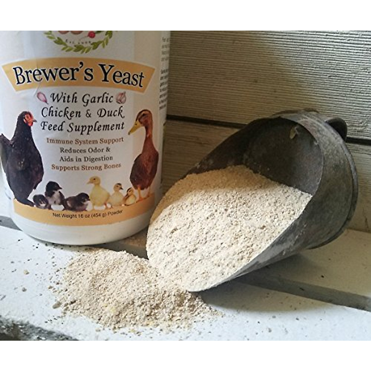 Fresh Eggs Daily Brewer's Yeast with Garlic Powder and Niacin for Ducks Feed Supplement Vitamins for Backyard Chickens 1LB