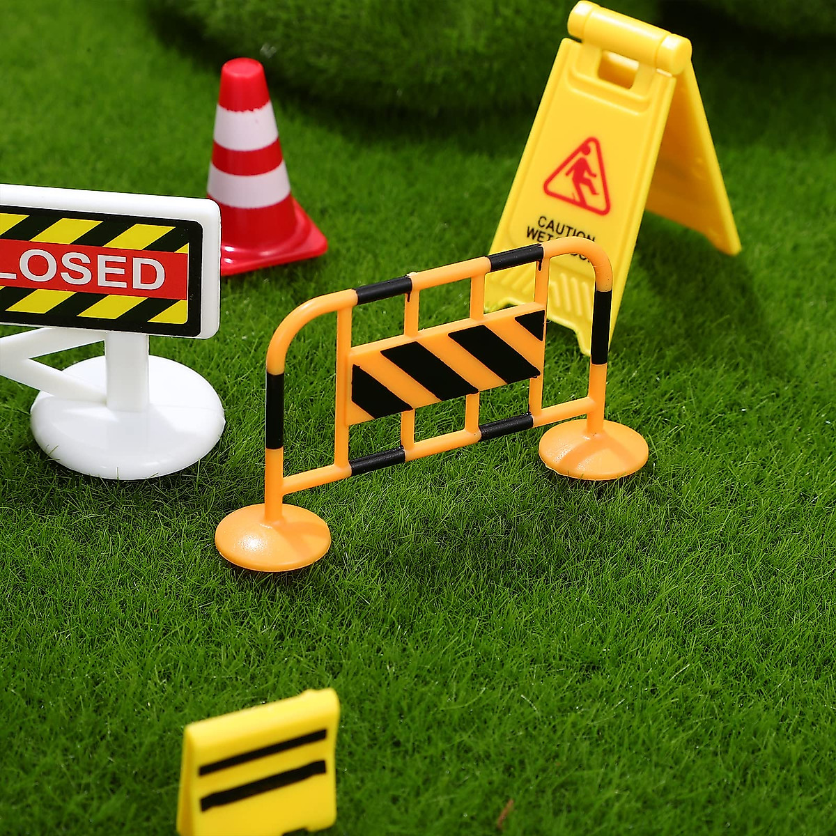 1Set Play Traffic Signs, Street Road Signs Playset for Car & Train Set for Kids, Kids Road Signs Toy Traffic Cones Mini Roadblocks Toyset Educational Toys