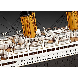 Revell 05715 1:400 RMS Titanic 100th Anniversary Edition Gift Set