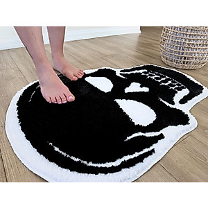 WITTIZA Skull Bath Mat - Skull Rug Gothic Decor - Skulls Halloween Bathroom Mats - Black Goth Home Decor for Bedroom Kitchen Room - Horror Witchy Rugs Bathmat Spooky Gift